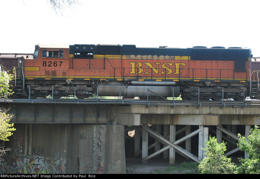 BNSF 8267